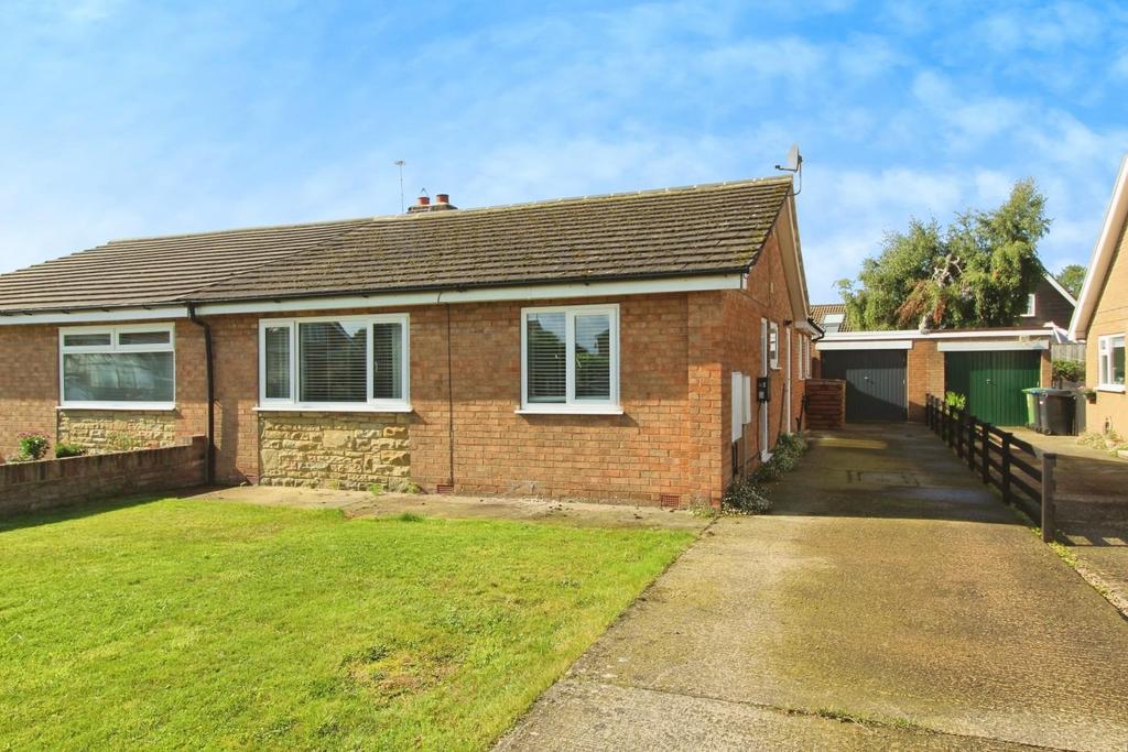 Rydal Close, Carlton Miniott, Thirsk 3 bed semi-detached bungalow - £ ...