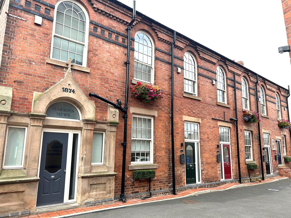Marsden Street, Chesterfield S40 3 bed townhouse - £850 pcm (£196 pw)