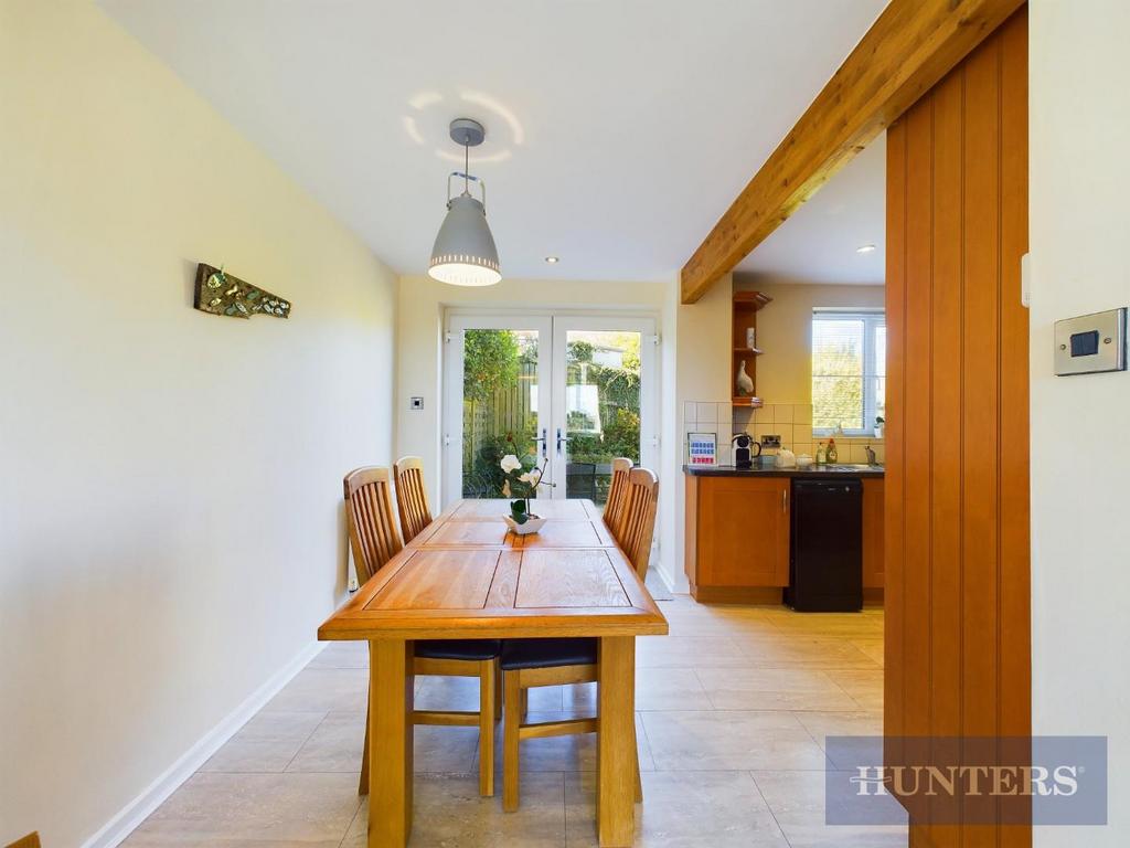 Dale Rise, Burniston 3 bed semi-detached house - £950 pcm (£219 pw)