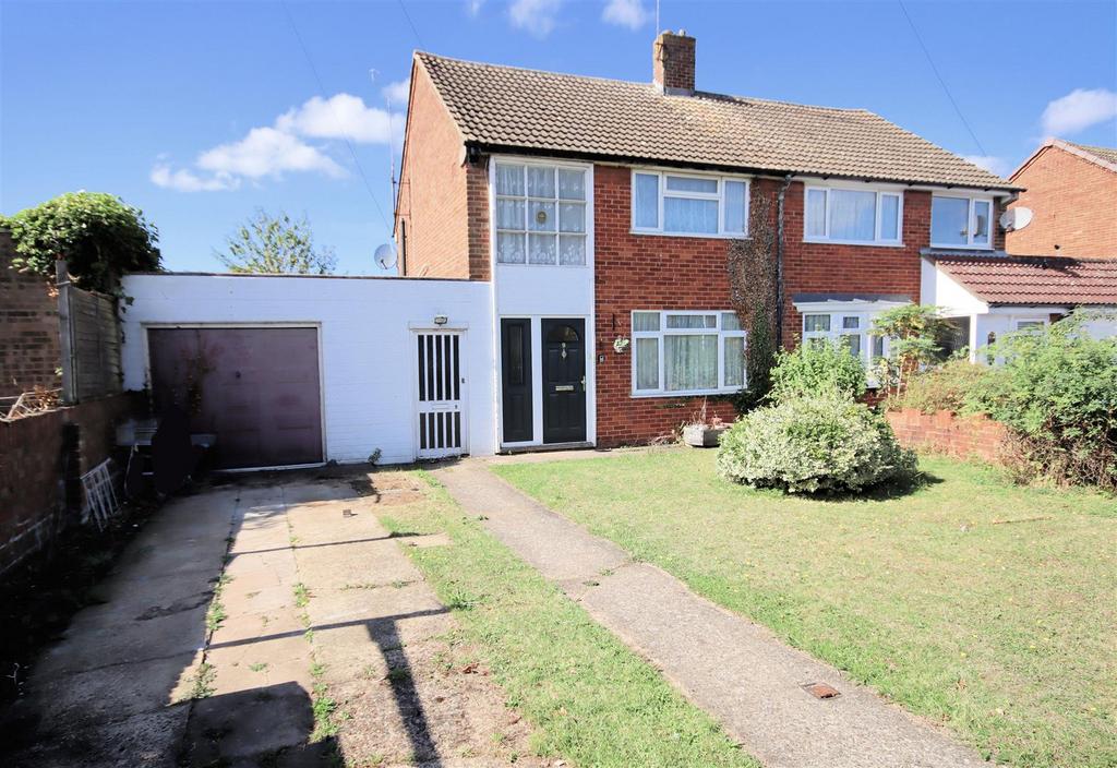 Linden Road, Dunstable 3 bed semi-detached house - £350,000
