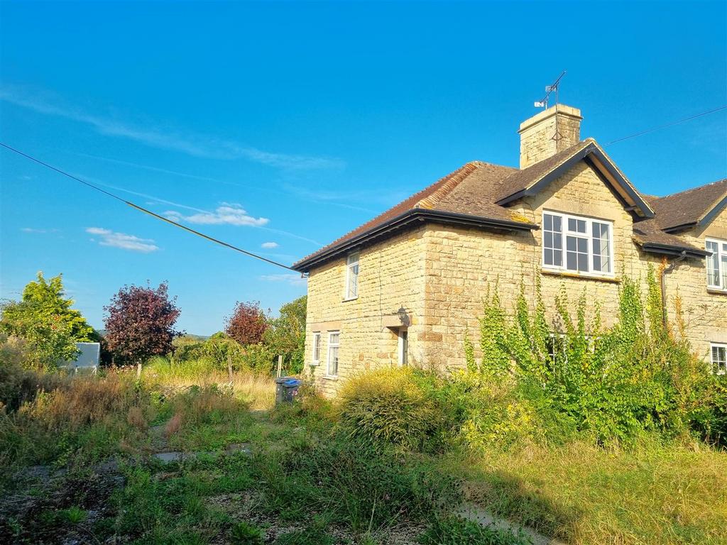 Wick Hill, Bremhill, Calne 3 bed semi-detached house - £225,000