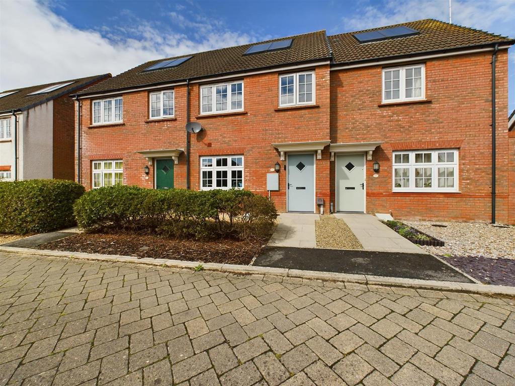 Hastings Drive, Calne SN11 3 bed terraced house - £255,000