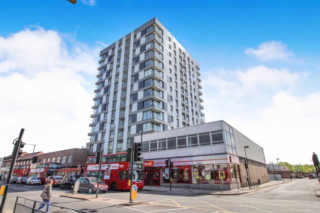 Station Road, Premier House, HA8 2 bed apartment - £1,800 pcm (£415 pw)