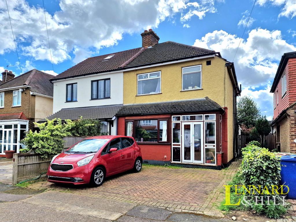 Orchard Drive, Grays RM17 3 bed semi-detached house - £425,000
