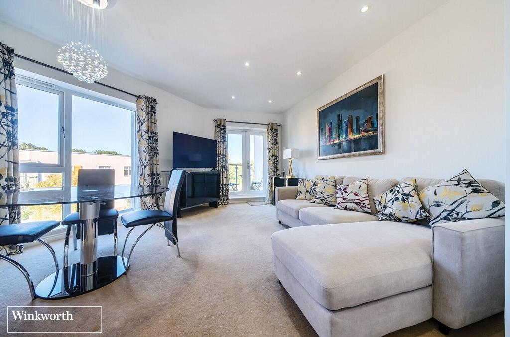 John Hunt Drive, Basingstoke... 2 bed apartment - £210,000