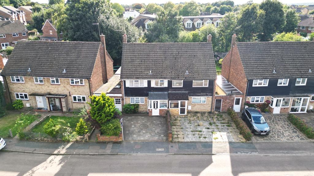 Leveret Close, Watford WD25 3 bed semi-detached house - £524,950