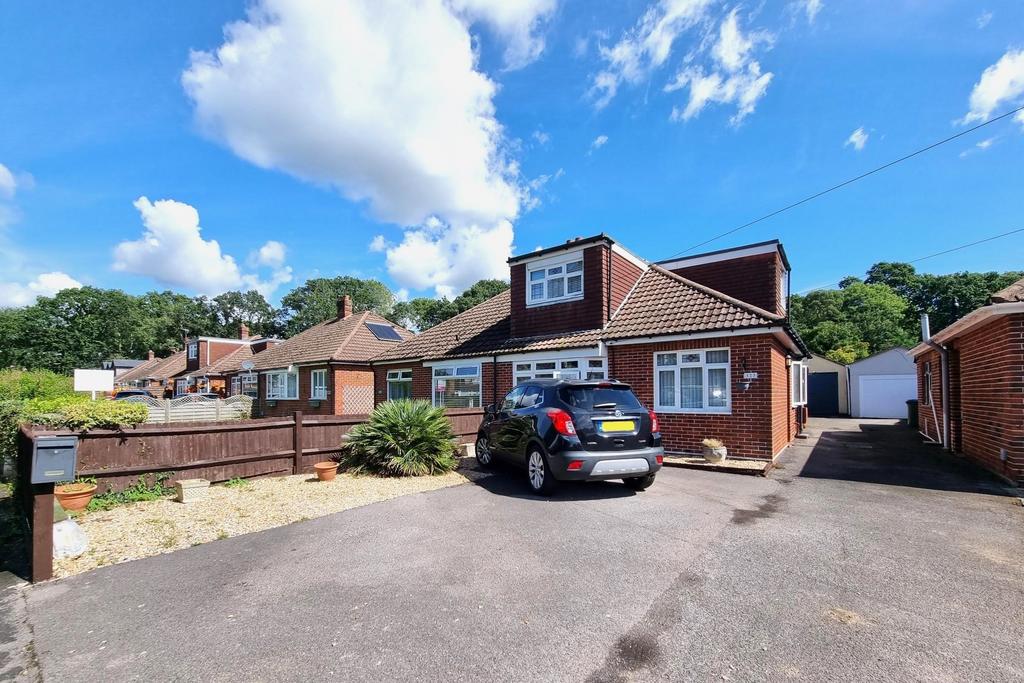 FAREHAM PARK ROAD, FAREHAM 4 bed semi-detached bungalow for sale - £360,000