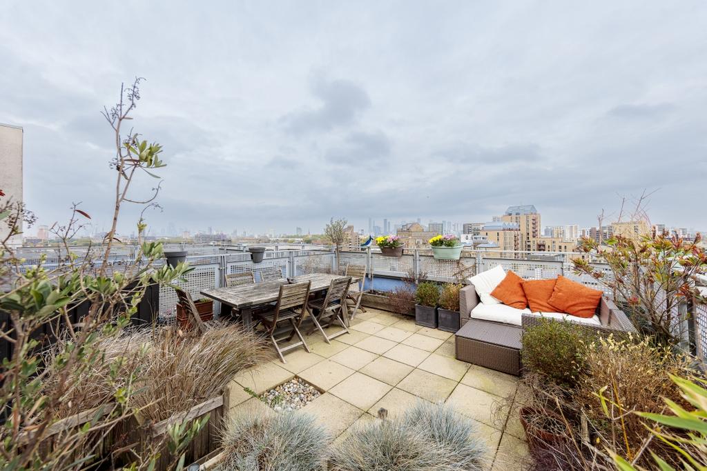 Deals Gateway London SE13 2 bed apartment for sale - £450,000