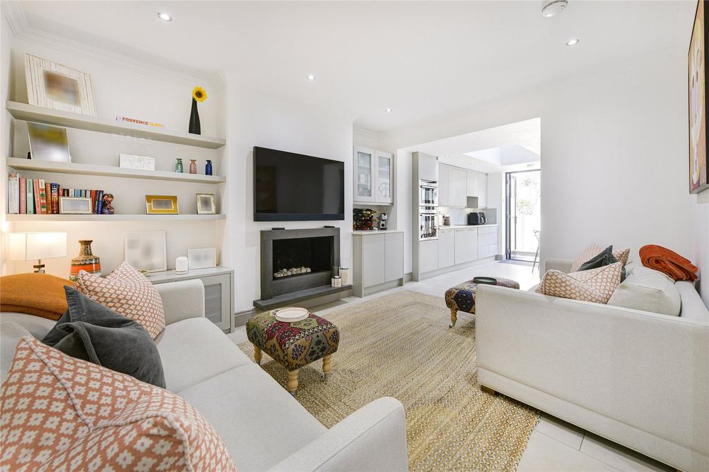 Redcliffe Road, London, SW10 2 bed apartment - £1,150,000
