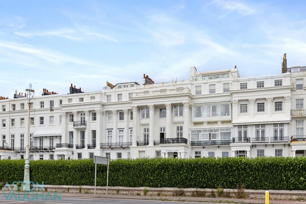 Arundel Terrace, Brighton BN2 1 bed apartment - £1,350 pcm (£312 pw)