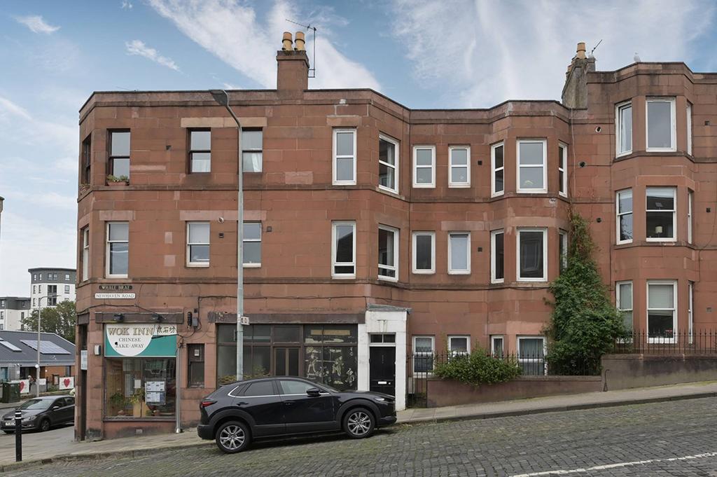 38/3 Annfield, Newhaven, Edinburgh... 2 bed flat - £250,000