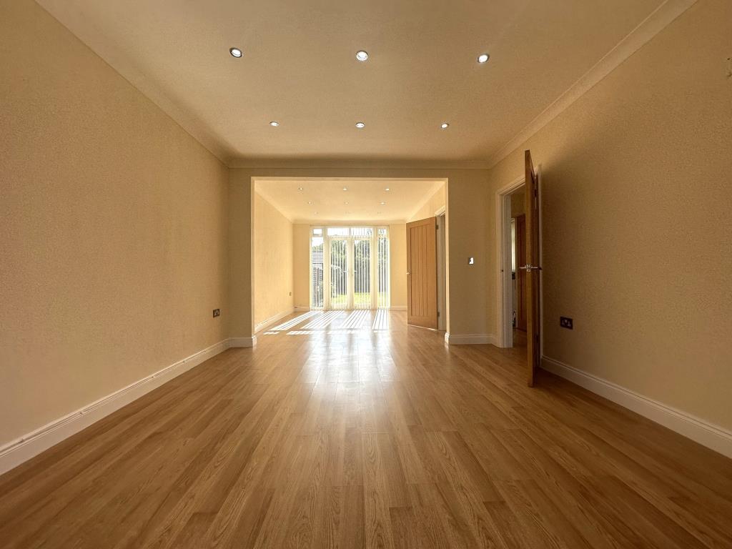 Slough, Berkshire, SL3 3 bed semi-detached house - £2,250 pcm (£519 pw)