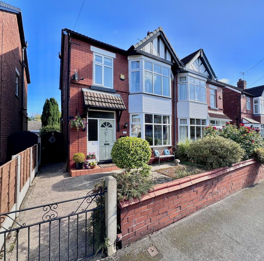 Edenhurst Road, Stockport SK2 3 bed semi-detached house - £375,000