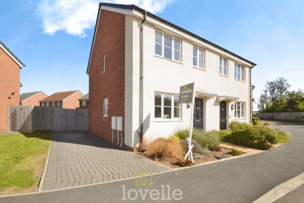 Cherry Lane, Humberston DN36 2 bed semi-detached house - £160,000