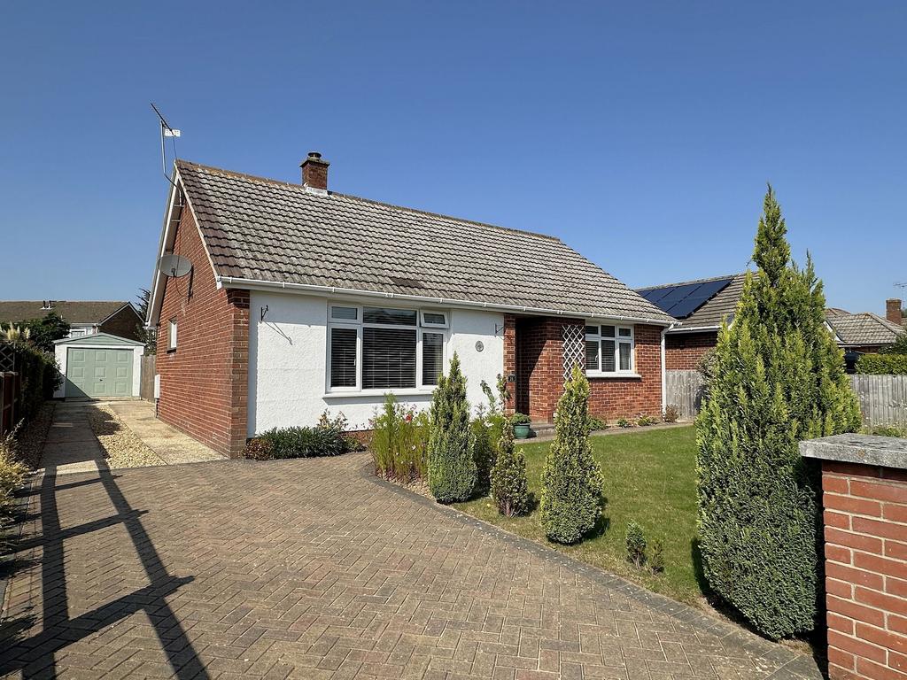 Norman Road, Blackfield, SO45 3 bed detached house - £400,000