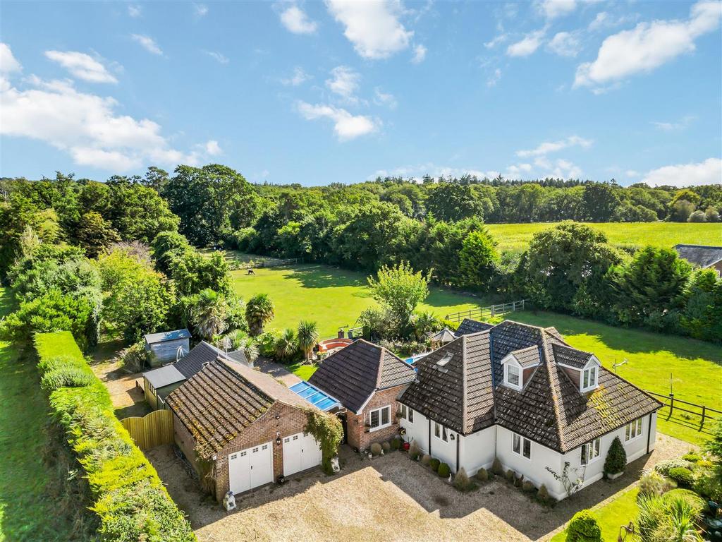 Christchurch BH23 4 bed detached bungalow - £1,200,000