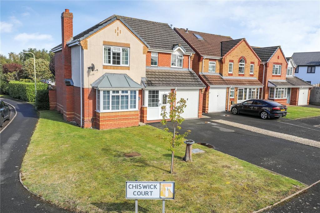 1 Chiswick Court, Muxton, Telford... 4 bed detached house - £350,000