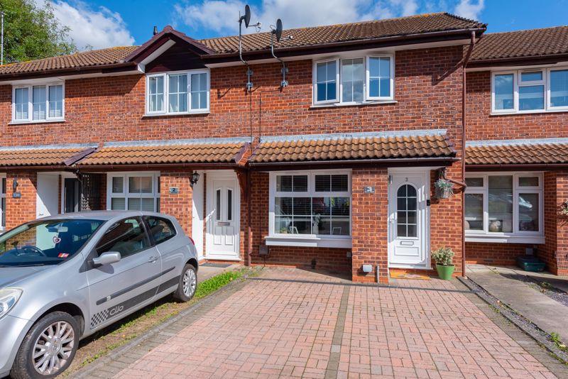 Catkin Close, Basingstoke RG24 2 bed terraced house - £300,000