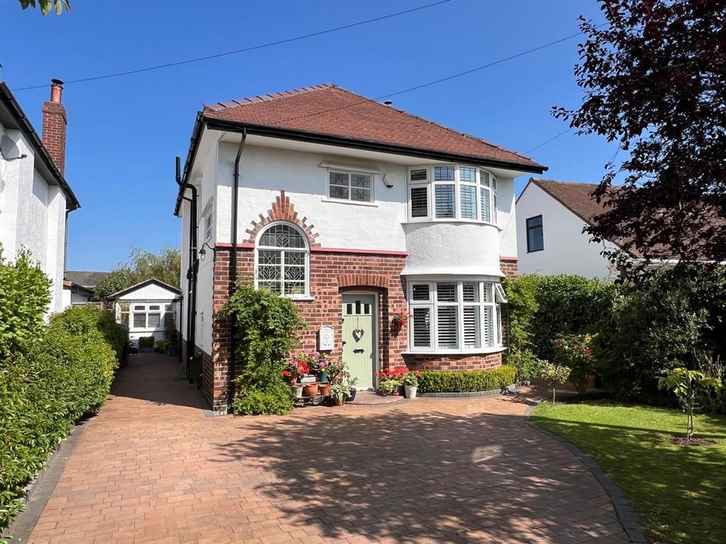 Sandham Grove, Heswall, Wirral 4 bed detached house - £650,000