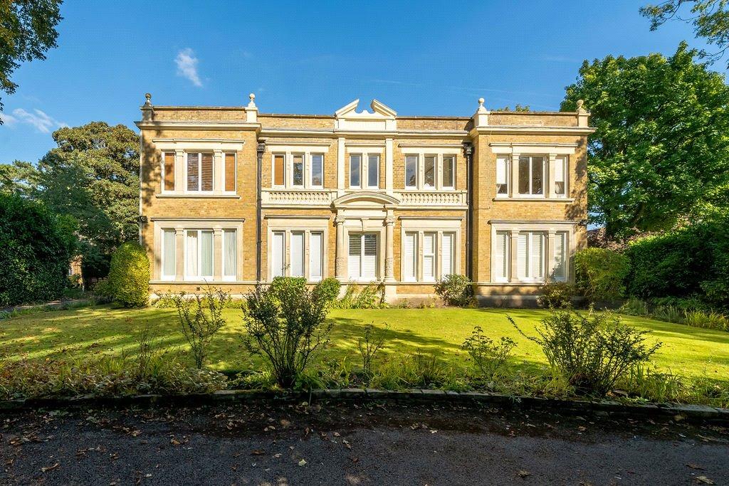 Powis Court, Bushey Heath WD23 2 bed apartment - £325,000