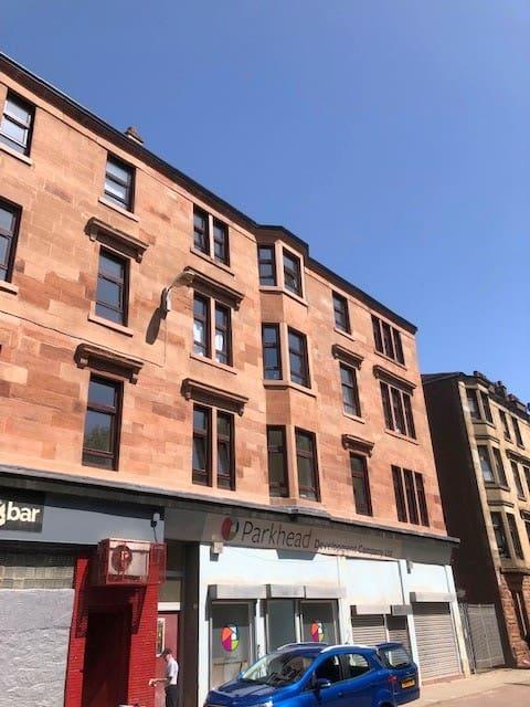 Whitby Street, Parkhead 2 bed flat - £895 pcm (£207 pw)