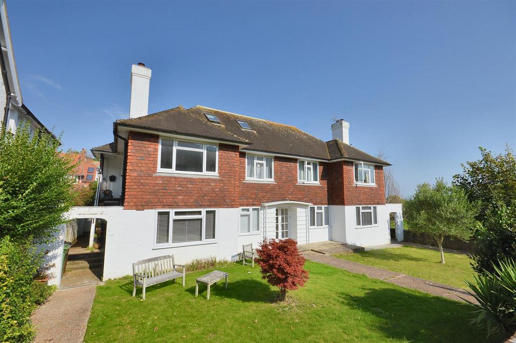 Edensor Road, Eastbourne 4 bed flat - £369,950