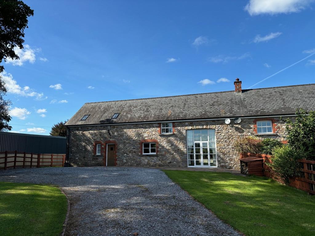 Derwydd Road, Ammanford... 4 bed semi-detached house - £349,500
