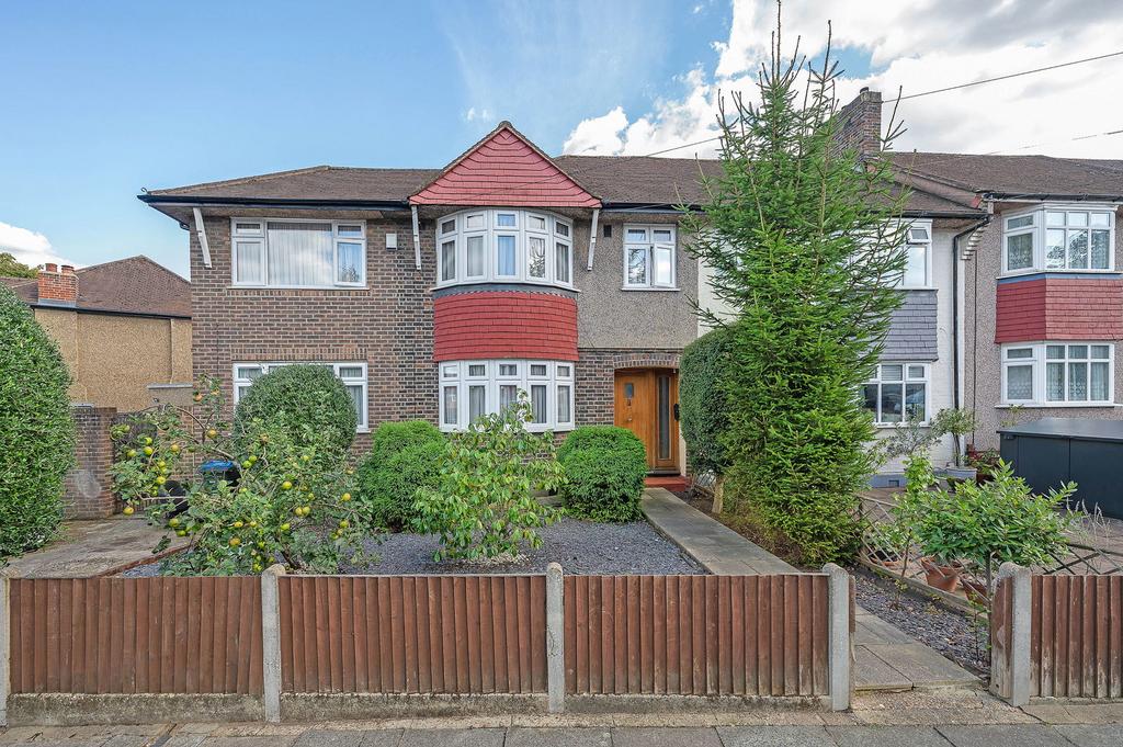 Shaldon Drive, Morden SM4 4 bed end of terrace house - £700,000