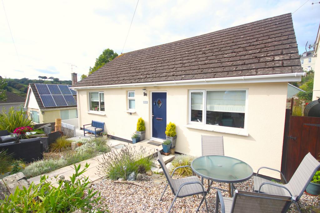 School Hill, St. Austell PL26 5 bed detached house - £550,000
