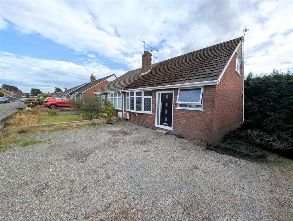 Kingsley Road, Haslington, Crewe 2 bed semi-detached bungalow - £219,000