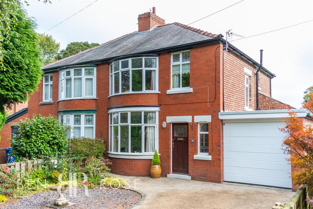Pembroke Place, Leyland 3 bed semi-detached house - £230,000
