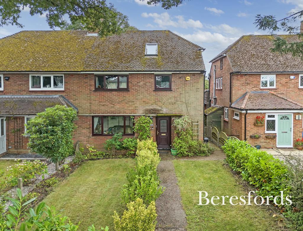 Ongar Road, Pilgrims Hatch, CM15 5 bed semi-detached house - £600,000