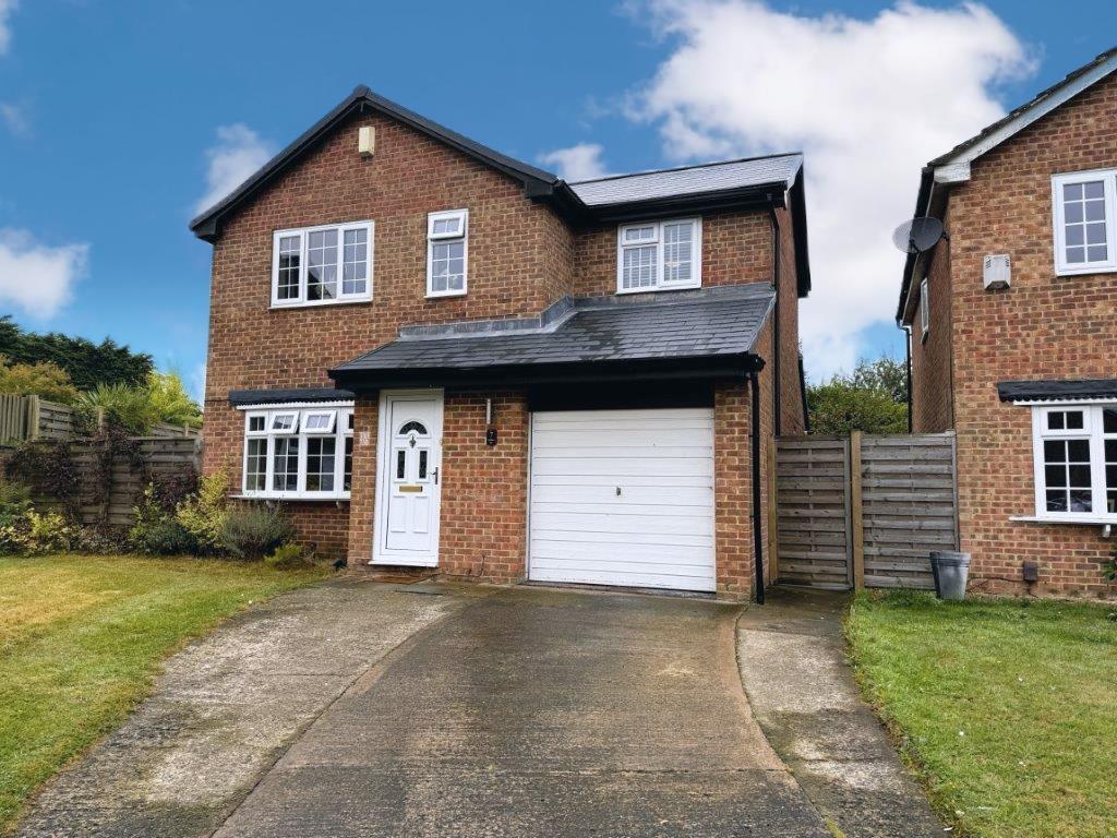 Guildford Close, Darlington 4 bed detached house - £240,000