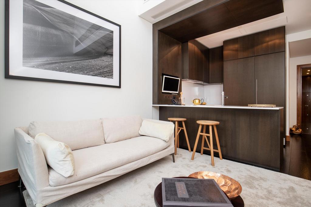 North Row, Mayfair, London, W1K 1 bed flat - £6,067 pcm (£1,400 pw)