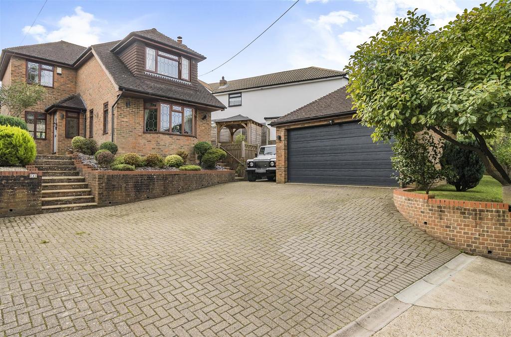 Lenham Road, Platts Heath 4 bed detached house - £550,000