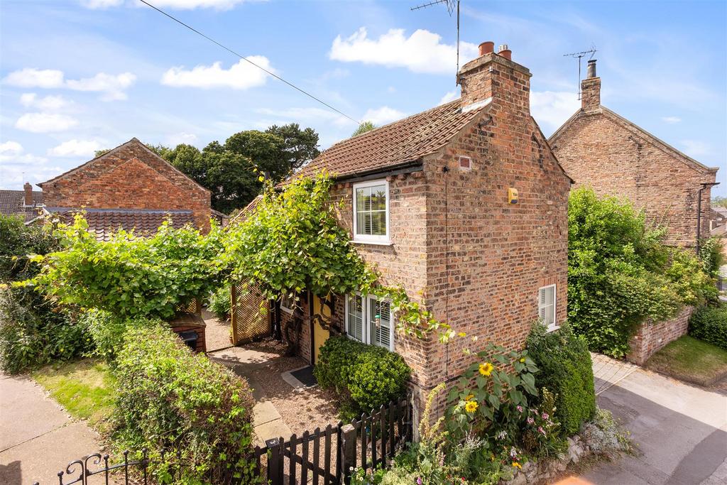Millfield Lane, Nether Poppleton... 1 bed semi-detached house - £250,000