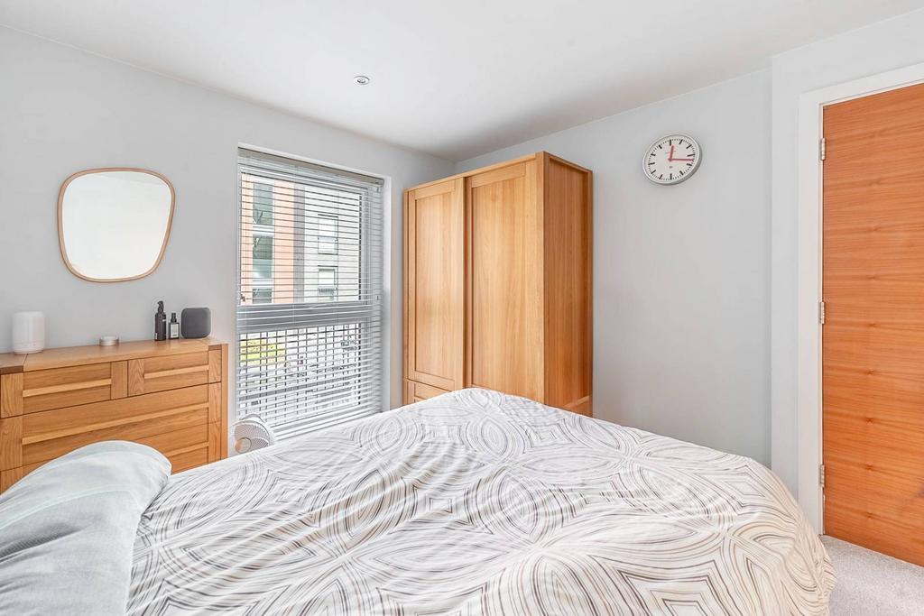 Stanmore Place, Stanmore, HA7 1 bed flat - £315,000