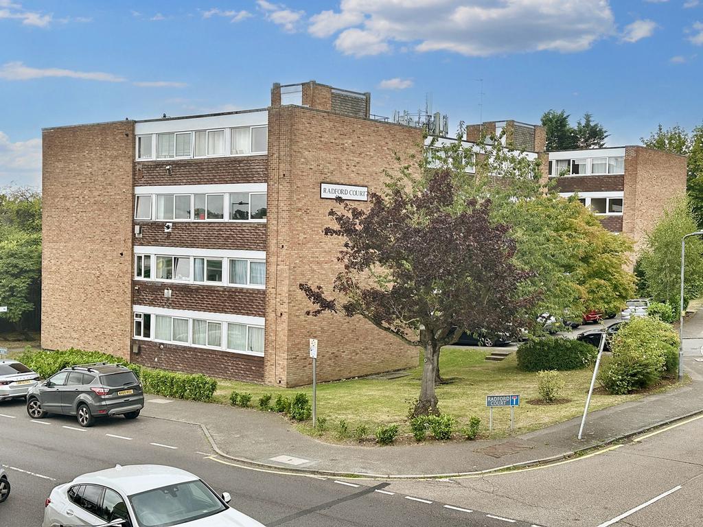 Radford Court, Billericay CM12 2 bed flat - £265,000