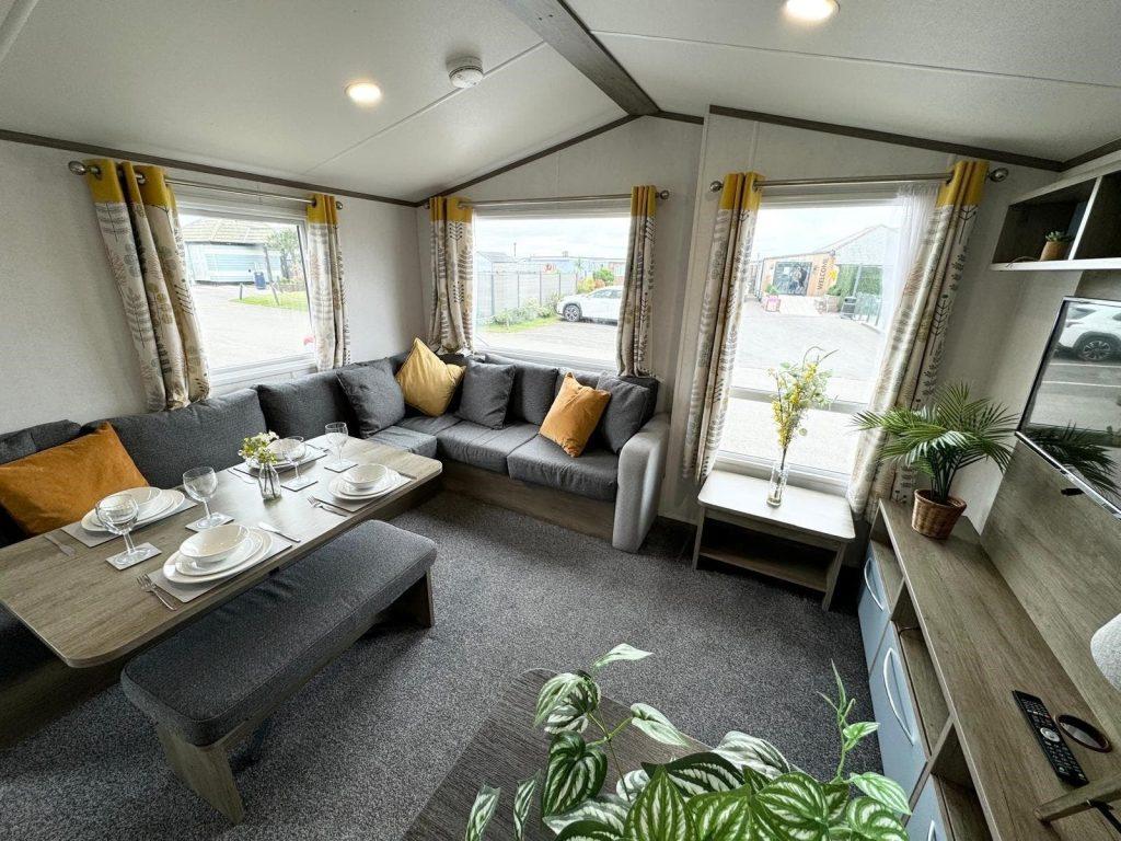 Solent Breezes Holiday Park 3 bed static caravan - £39,995