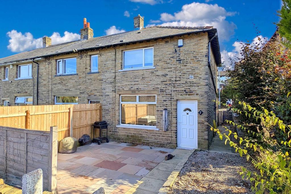 Hill Crescent, Halifax HX3 2 bed end of terrace house - £150,000