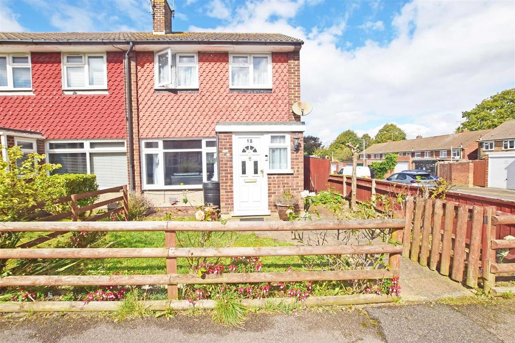 Hereford Close, Rainham, Gillingham 3 bed end of terrace house - £275,000