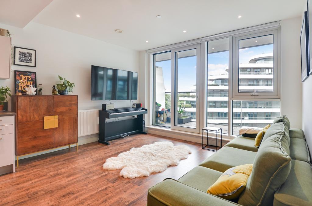 at Valetta House, 336 Queenstown... 1 bed apartment - £175,000