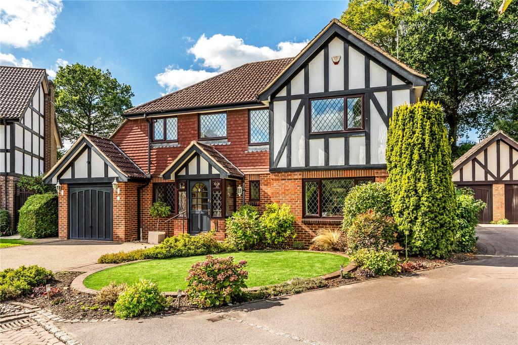 Wesley Close, Reigate, Surrey, RH2 4 bed detached house for sale - £ ...