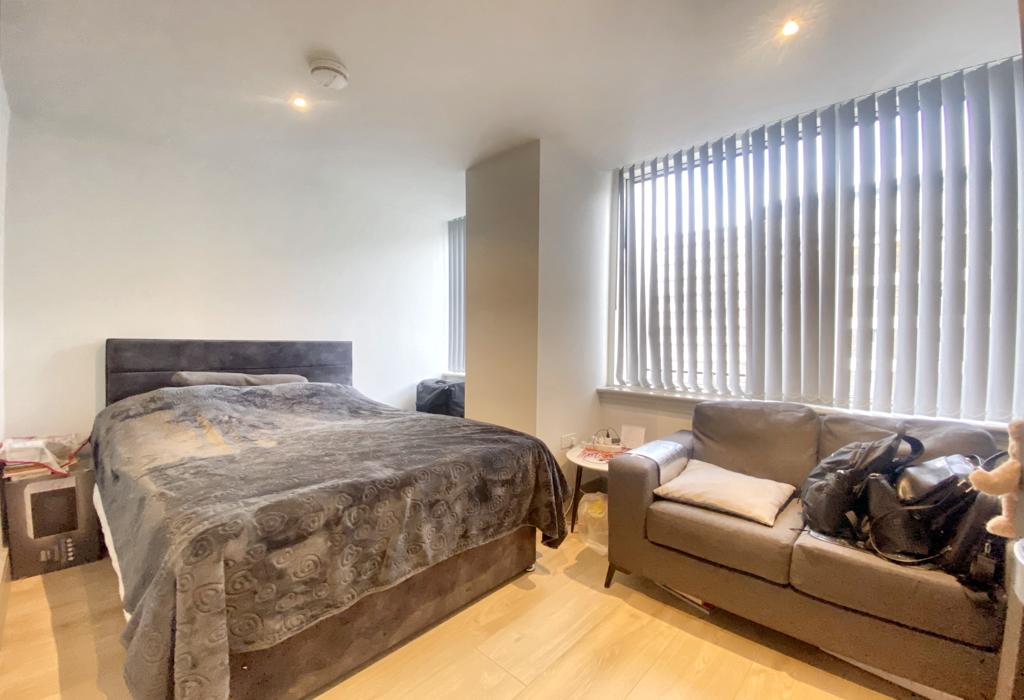 Mercantile House, Uxbridge, Greater... Studio - £1,200 pcm (£277 pw)