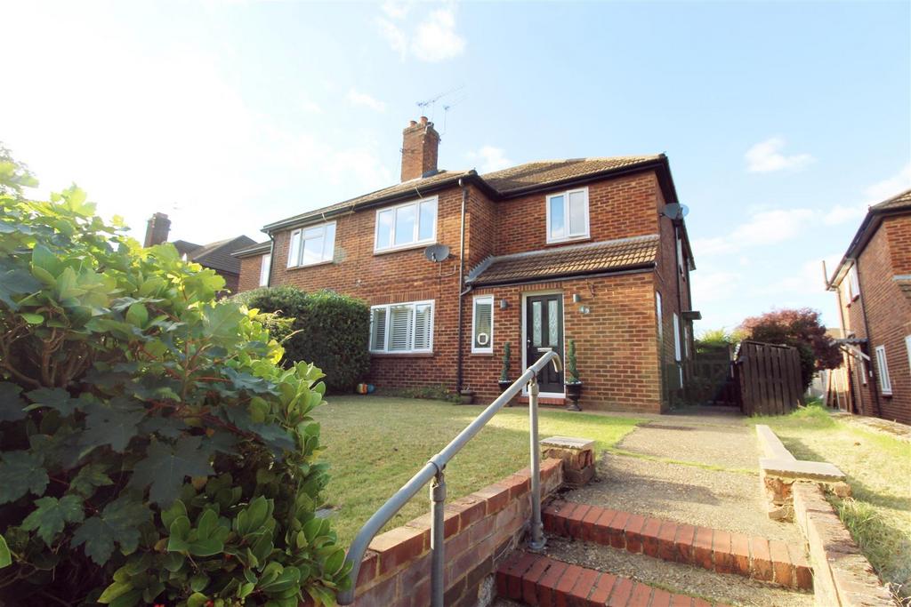 High Road, Byfleet, West Byfleet 2 bed maisonette - £325,000