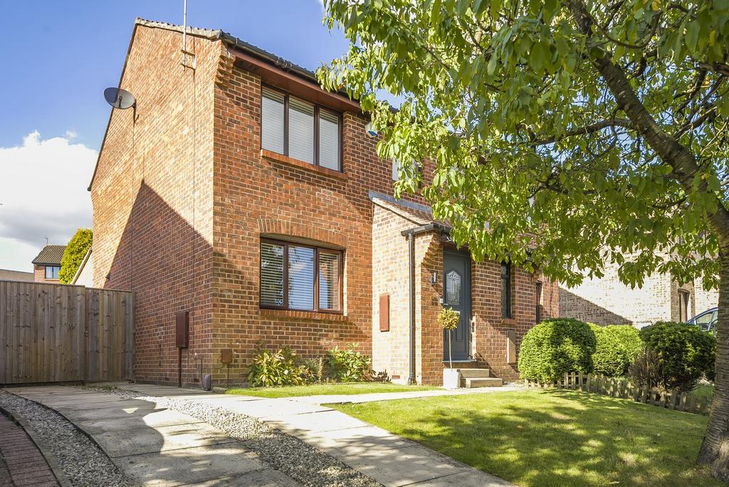 Hartwith Drive, Harrogate, HG3 3 bed semi-detached house - £300,000