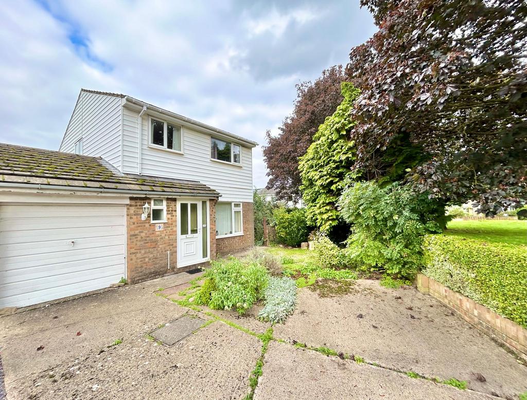 Ogbourne Close, Wantage OX12 3 bed link detached house - £330,000