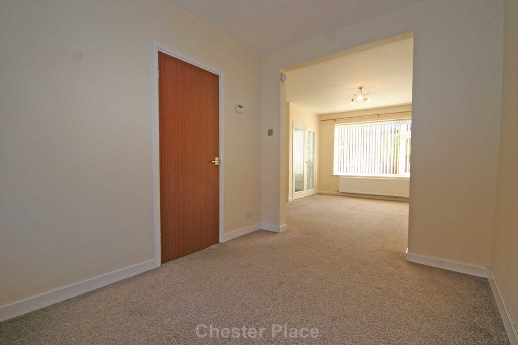 Priory Close, Chester CH1 3 bed detached house - £1,250 pcm (£288 pw)