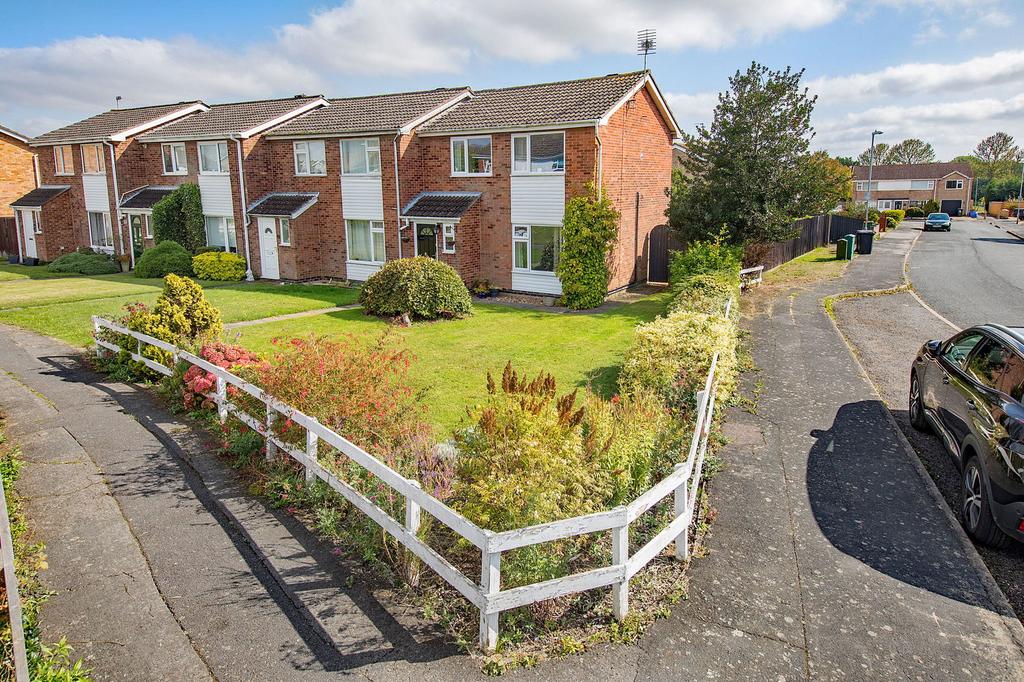 Brandenburg Road, Corby NN18 3 bed end of terrace house - £220,000