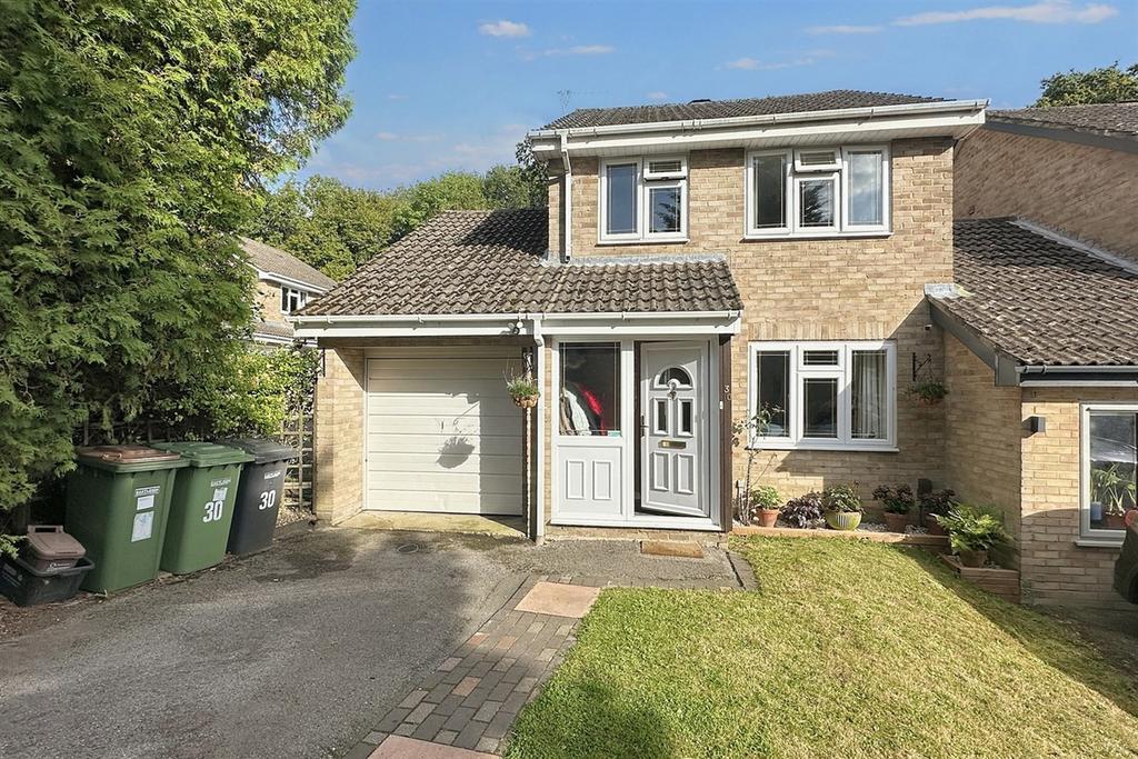 Boyatt Wood 3 bed link detached house - £410,000